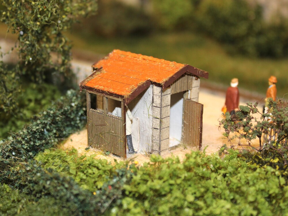 Toilette de gare Echelle HO 1/87 ème | Toilettes PLM - BOIS MODÉLISME